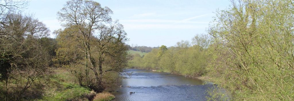 Walk or cycle the Thames Path | OS GetOutside